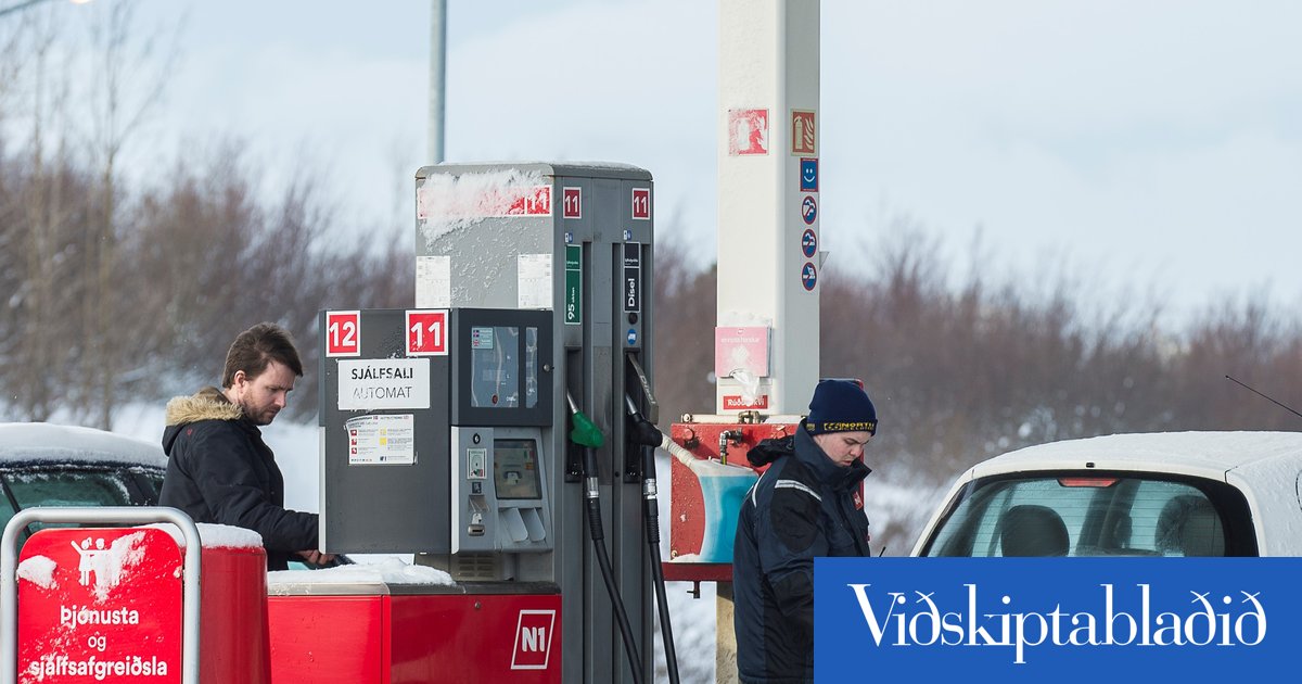 Olían heldur áfram að lækka
