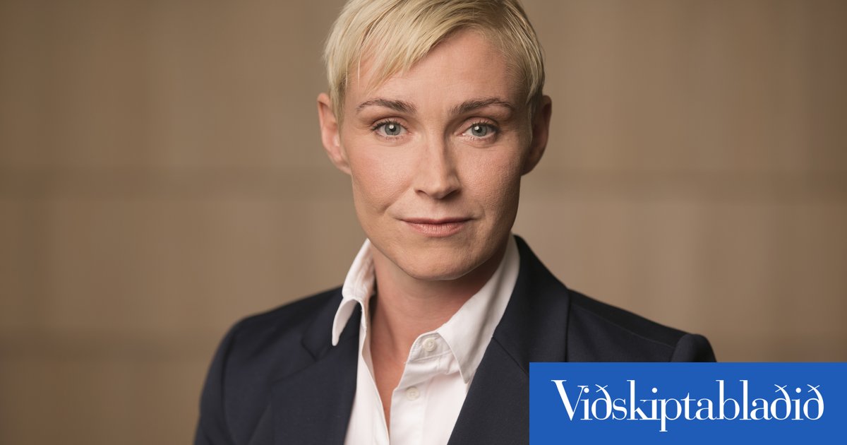 Perla hættir hjá Landsbankanum