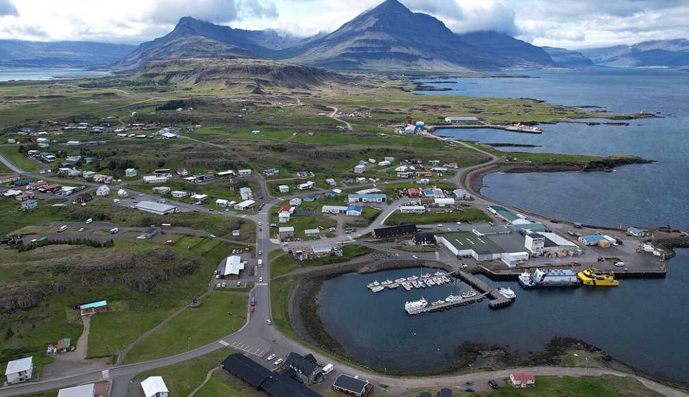 Tuttugu þúsund tonn af laxi og tugþúsundir túrista